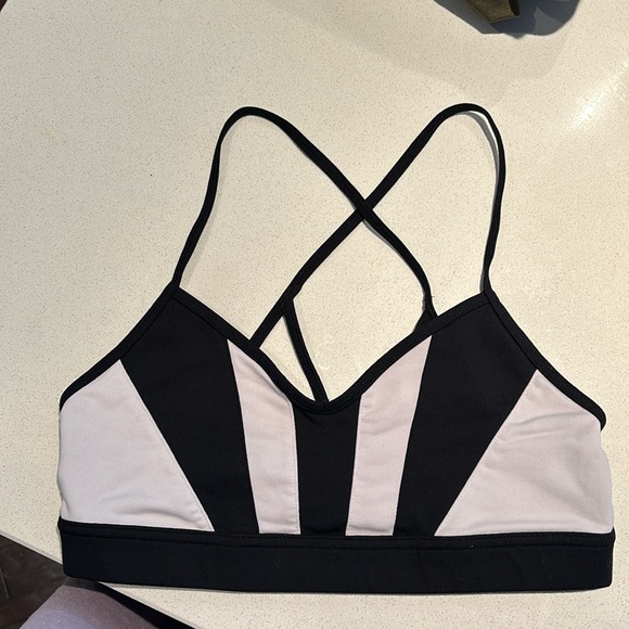 ALO Yoga | Intimates & Sleepwear | Alo Yoga Sportbra | Poshmark